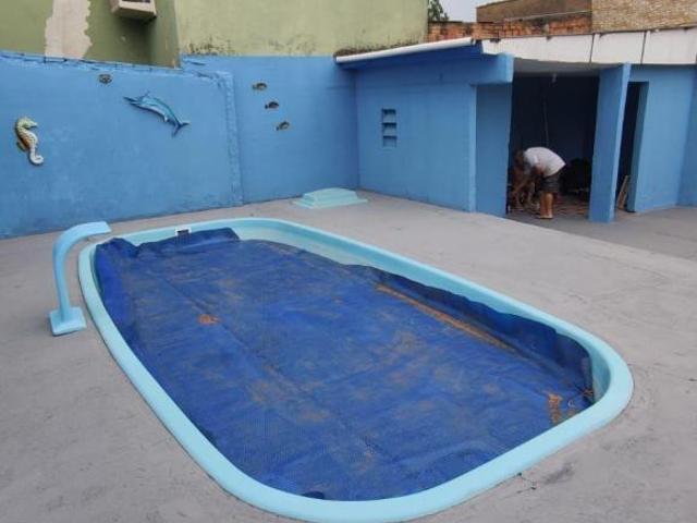 Casa no Sarandi de 2 dormitórios e pátio com piscina