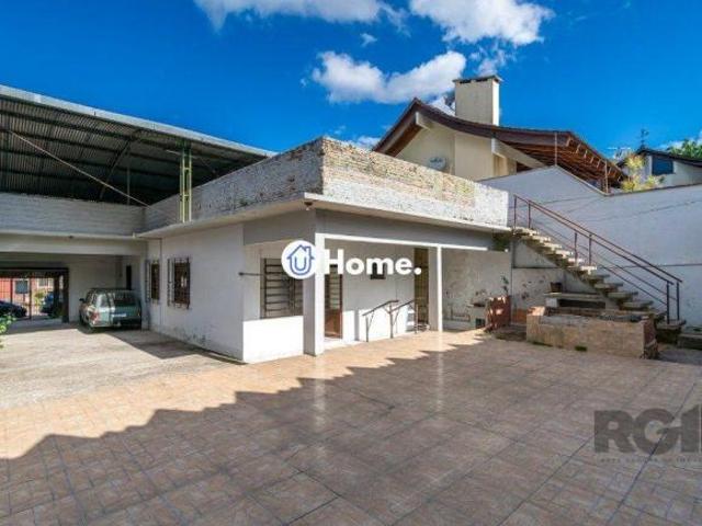 Casa no Sarandi de 2 dormitórios e 2 vagas DESOCUPADA