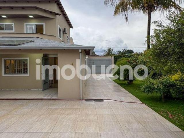 Casa no Setor Central, 5 quartos, lazer, energia solar e jardim amplo