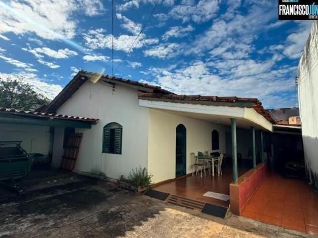 CASA NO SETOR COIMBRA