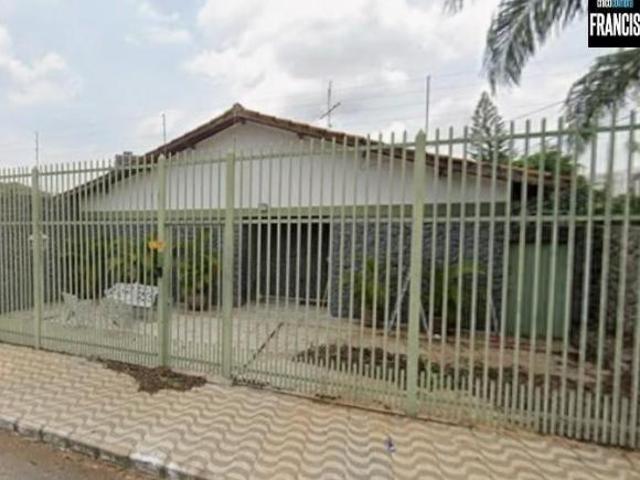 CASA NO SETOR COIMBRA