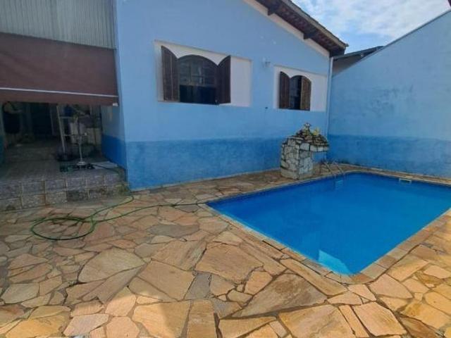 Casa no Taquaral com 3 quartos, suíte, piscina e 260 m² de área