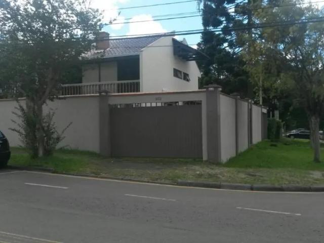 Casa no Tarumã de 169 m² com 3 quartos