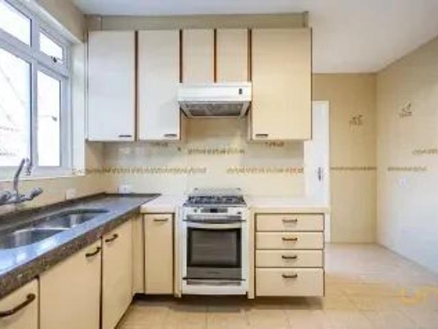Casa no Tarumã de 262 m² com 4 quartos