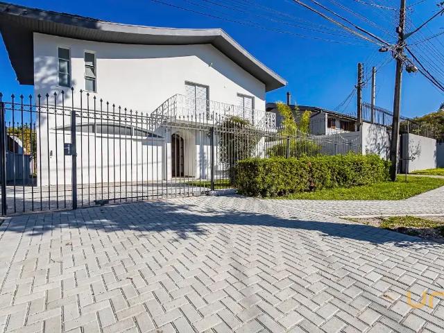 Casa no Tarumã de 476 m² com 3 quartos