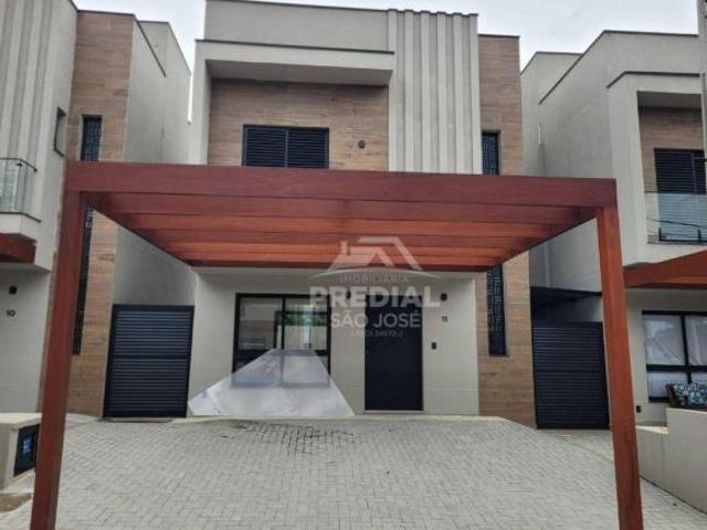Casa no Urbanova com 3 dormitórios