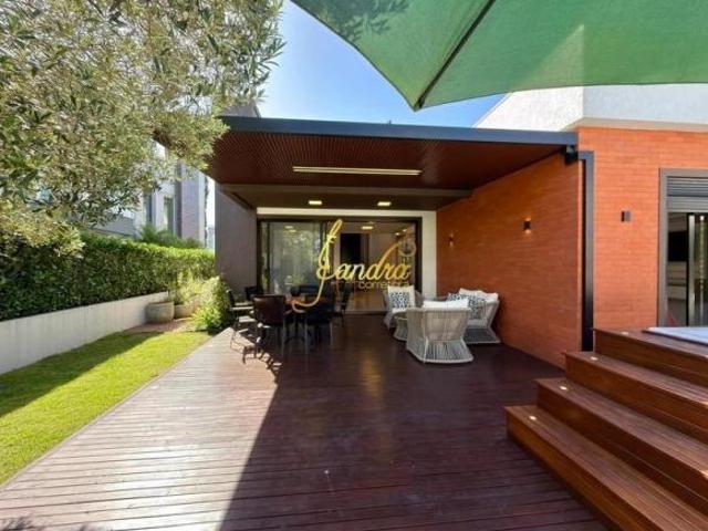 Casa no Velas da Marina com amplas 4 suítes, Jacuzzi