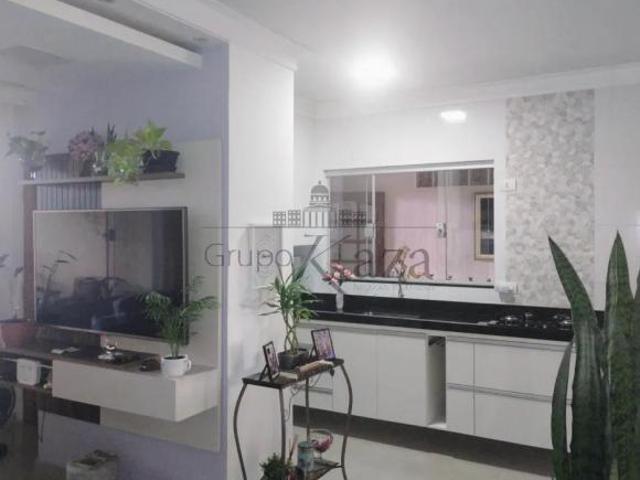 Casa no Villa Branca 3 dormitórios com suíte