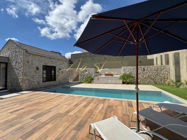 Casa no Villagio Paradiso Itatiba SP | 4 Suítes, Piscina e 410 m² de Conforto