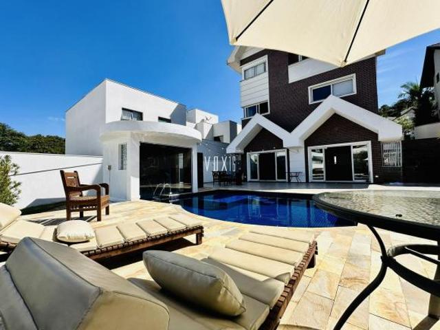 Casa no Westside III, Piscina e 700 m² de Terreno