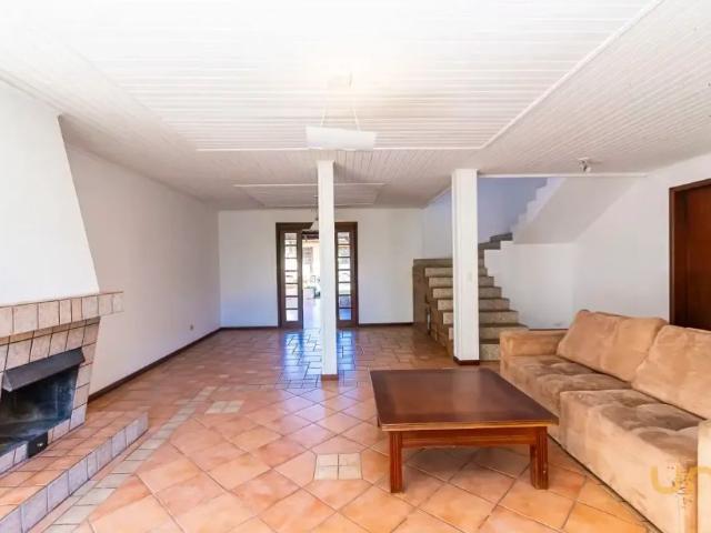 Casa no Xaxim de 390.33 m² com 6 quartos