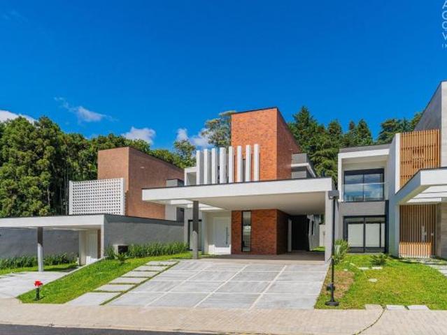 Casa no Zenith Barigui, 03 Suítes, 03 Vagas de garagem, próximo ao parque Barigui, Curitiba