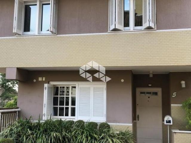 Casa no 3 suítes em Condomínio Fechado no Chácara das Pedras
