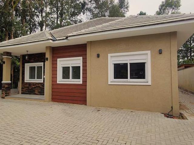 CASA NOVA 3 DORMITÓRIOS EM CANELA