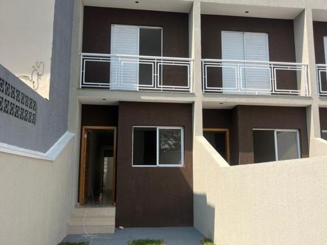 Casa nova 3 quartos, 1 suíte, 1 sala, 3 banheiros, 2 vagas de garagem, 90m²