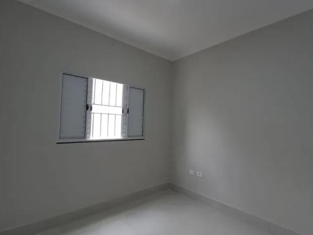 Casa Nova 121m2, 3 Dormitórios, 1 Suíte, Cozinha Americana, Acabamento em Porcelanato, 2 Vagas Cober