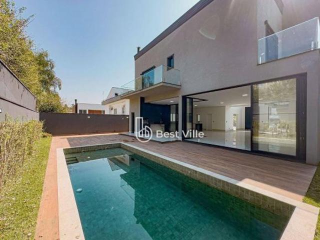Casa Nova, 4 suítes excelente acabamento