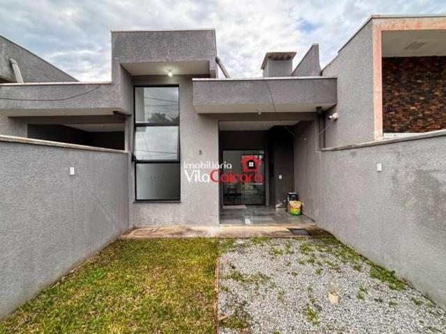 Casa nova com dois dormitórios em Praia de Leste