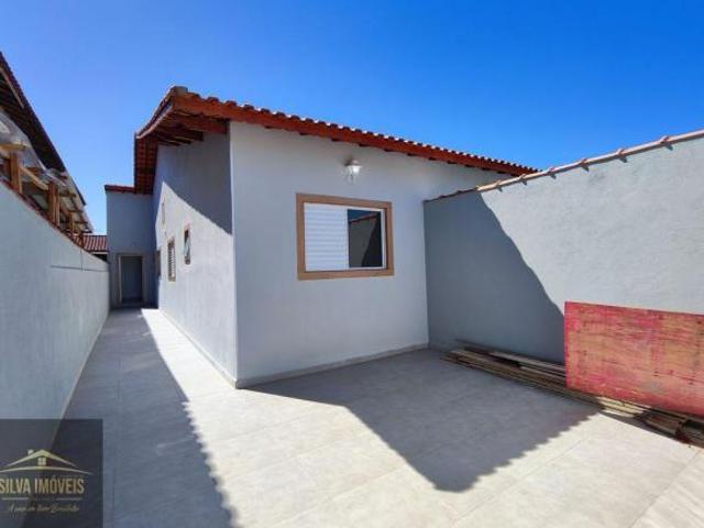 Casa Nova com Piscina 03 Dormitórios Praia de Mongaguá