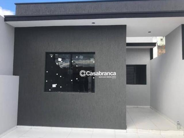 Casa nova com piscina
