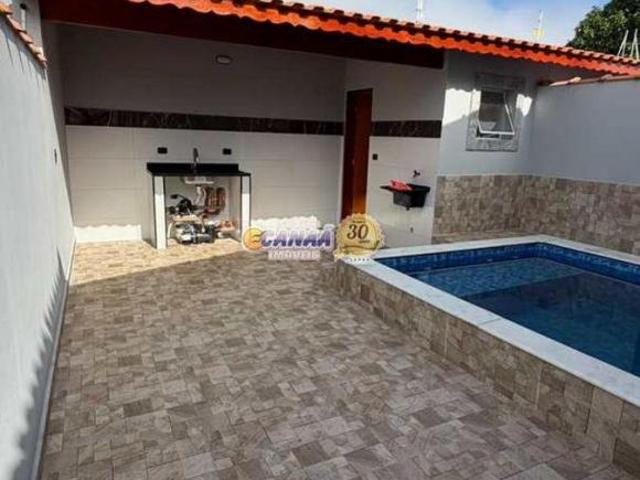 Casa nova com Piscina. 2 dormitórios na Praia de Mongaguá