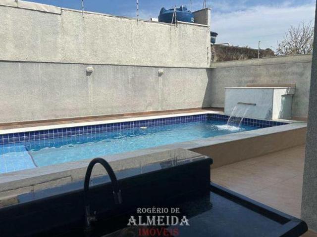 Casa nova com piscina, com 3 quartos 50 metros da praia