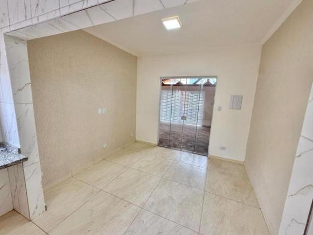 Casa Nova com Piscina a 400m da Praia em Mongaguá | R$ 350 mil