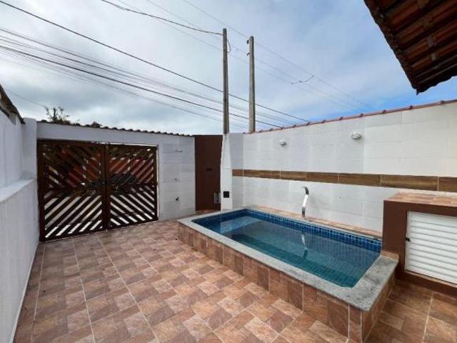 CASA NOVA COM PISCINA Á VENDA EM MONGAGUÁ