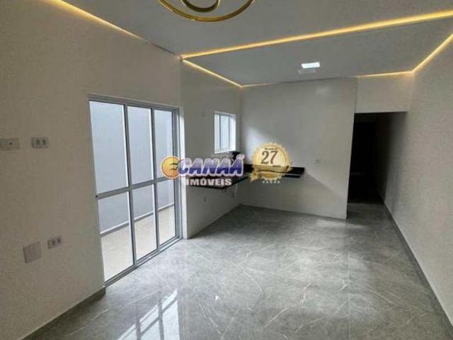 Casa Nova com Piscina à Venda em Mongaguá/SP – Localização Privilegiada!