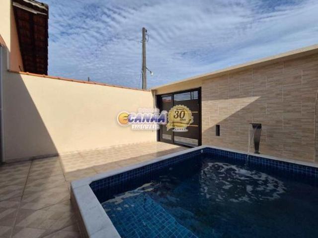 Casa nova com piscina a venda na praia de Mongaguá!
