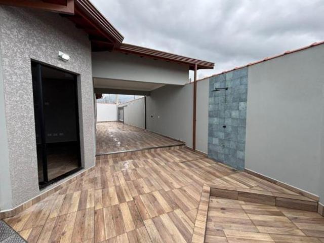Casa nova com piscina e 03 dormitórios para Venda, Peruíbe / SP