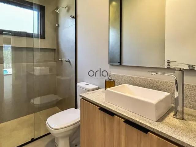 Casa nova com piscina e 04 suítes á venda no Condomínio Quintas do Lago! Ref