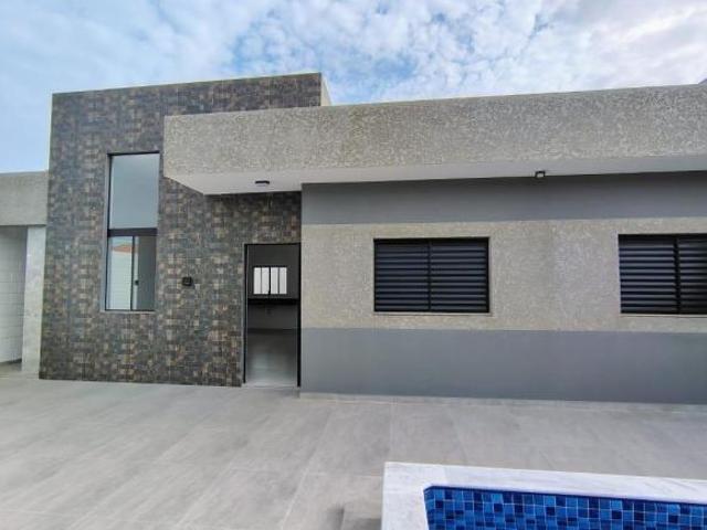 Casa nova com piscina e 3 dormitórios a venda na praia do Cibratel em Itanhaém