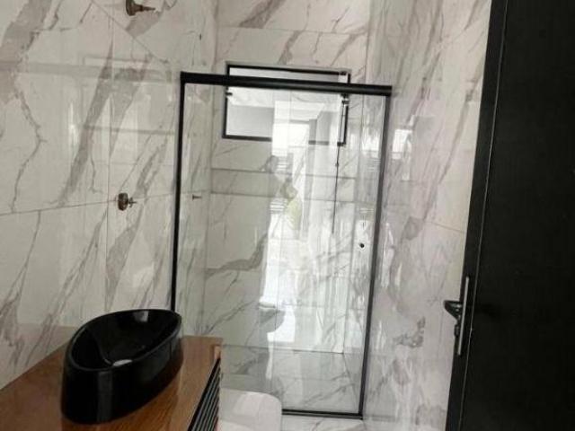 Casa Nova com Piscina e Pé Direito Alto à Venda no Jardim Manacás em Santa Bárbara d’Oeste