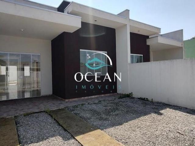 Casa nova com Piscina em pontal do Parana