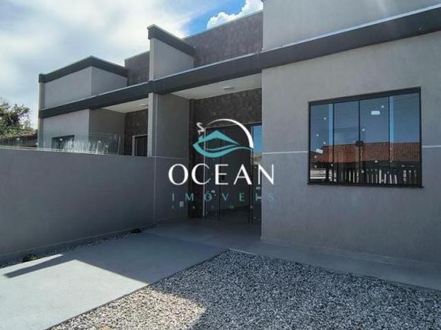 Casa nova com Piscina em pontal do Parana