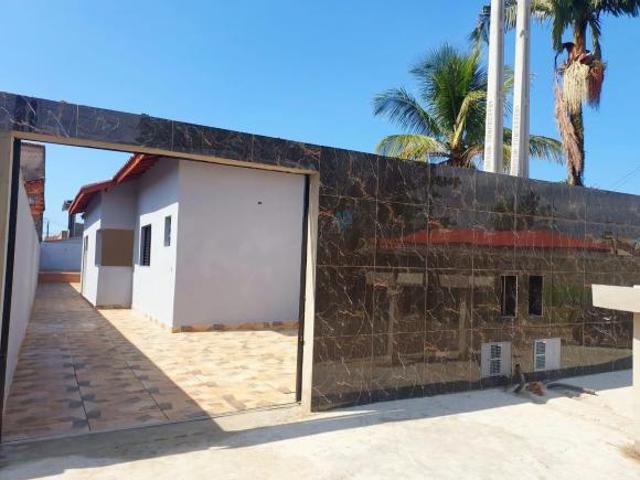 Casa nova com piscina, lado praia!
