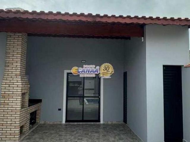 Casa Nova com Piscina lado praia em Mongaguá!