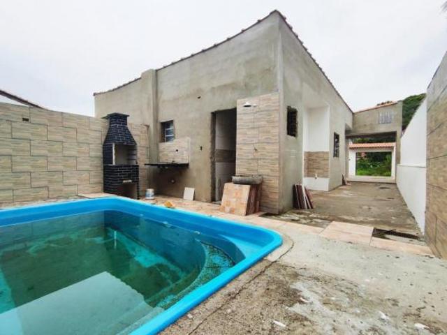 Casa nova com piscina pra financiar em Itanhaém