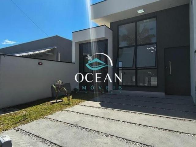 Casa nova com piscina proximo ao mar