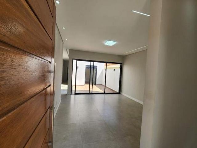 Casa nova com projeto ultra moderno com 167 m², 3 suítes com closet, à venda no Condomínio Granja Ol