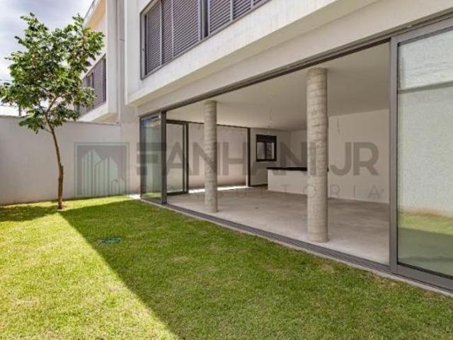 Casa nova com Roof top e piscina à venda no Jardim Europa, São Paulo SP: 4 quartos, 4 suítes, 5 banh