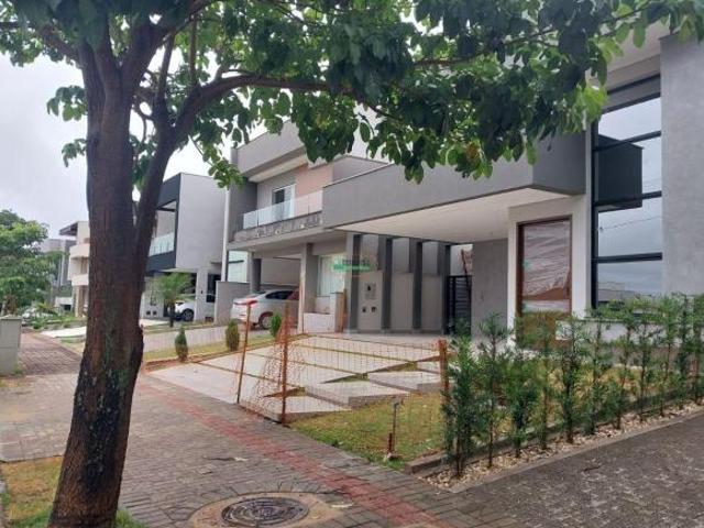 Casa nova com três suítes no Condomínio Araçari com 144m²!
