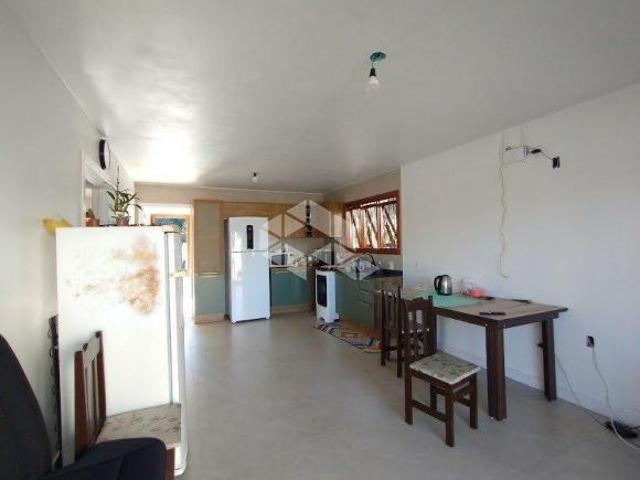 Casa nova com 02 dormitórios no Bairro Belvedere