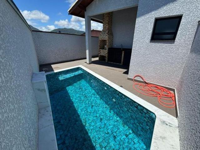 Casa nova com 03 dormitórios e piscina para Venda, Peruíbe / SP