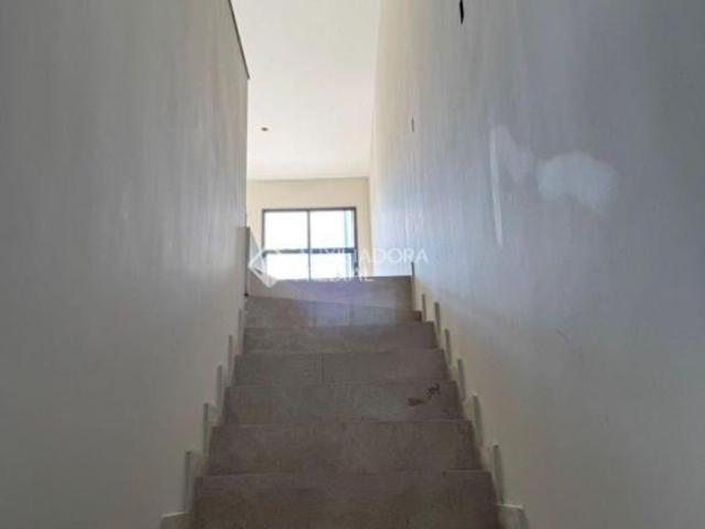 casa nova com 03 dormitórios
