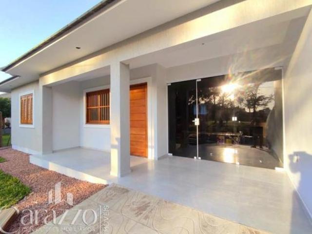 Casa nova com 03 dormitórios
