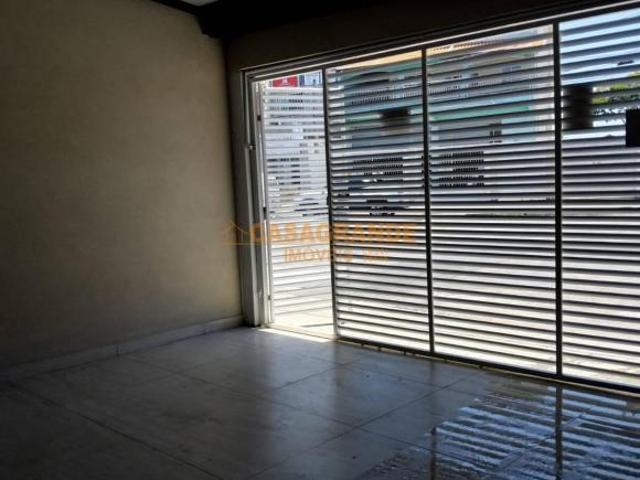 Casa nova com 03 quartos 157m² na Vila Industrial SJC