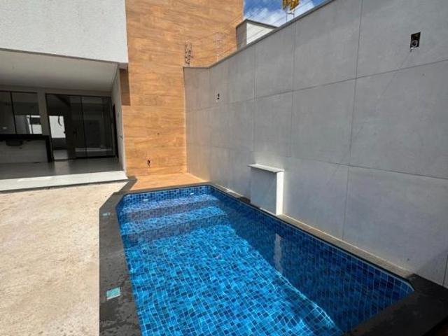 Casa Nova com 03 quartos e piscina bairro Jardim Atlântico