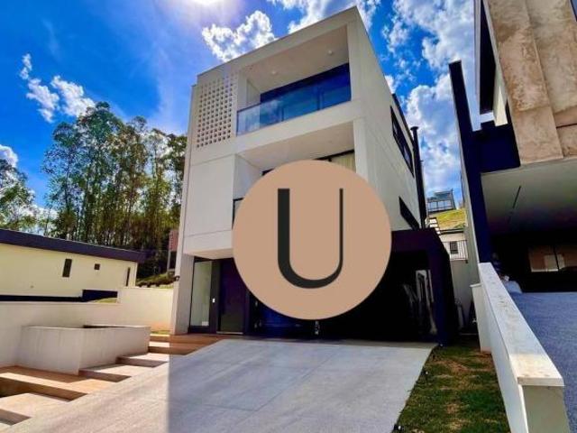 Casa nova com 03 suítes em Aldeia da Serra!